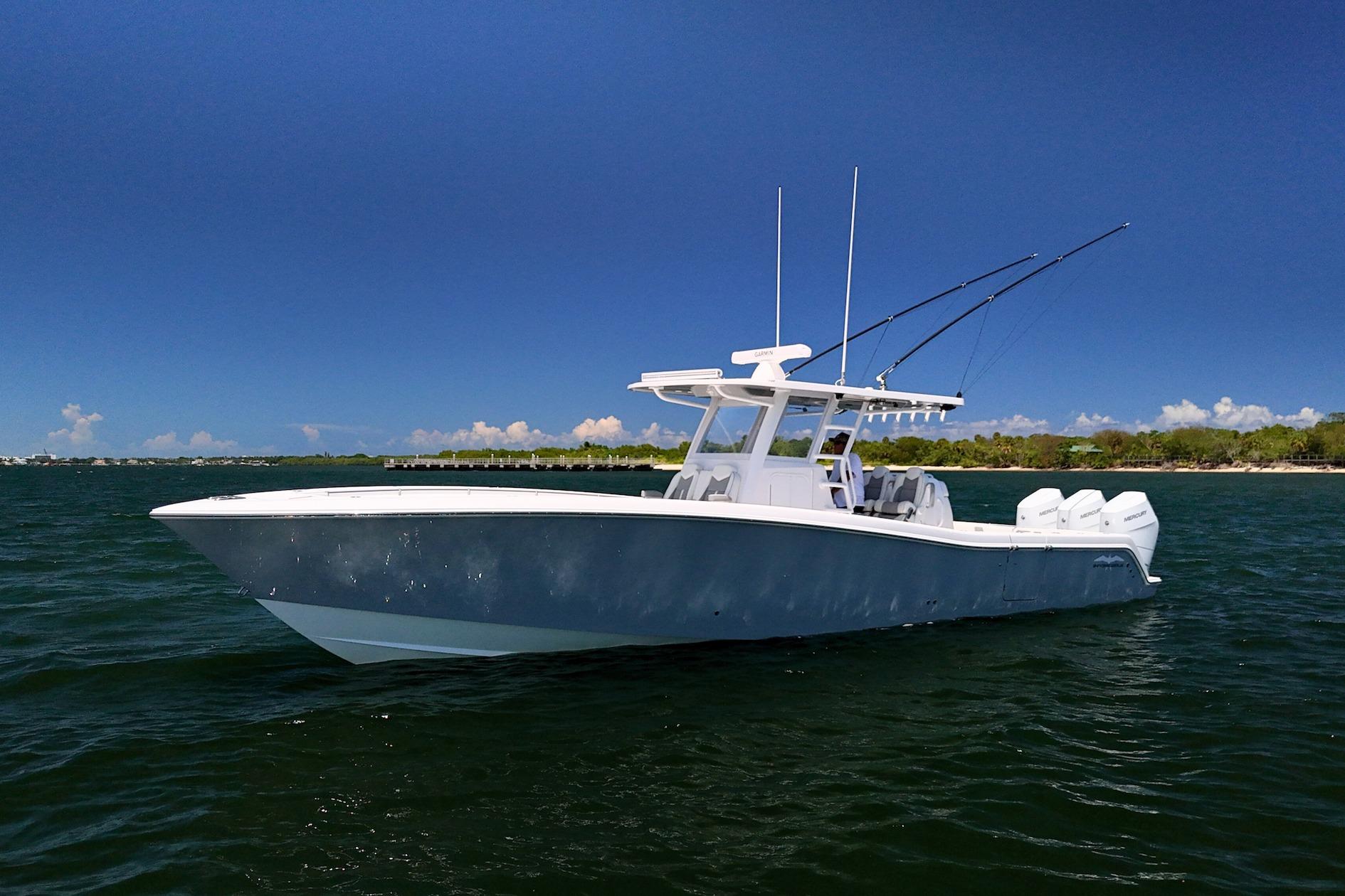 2025 39 ft Invincible Open Fisherman - Ewer Marine Group